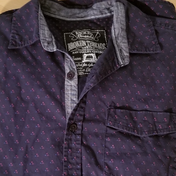 Broken Threads | Shirts | Broken Threads Short Sleeve Button Down Size ...